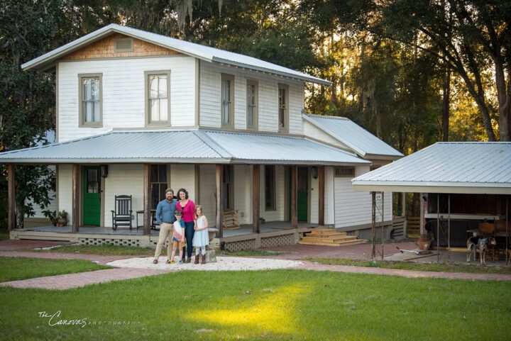 Building a Dream: Homestead Family Portraits